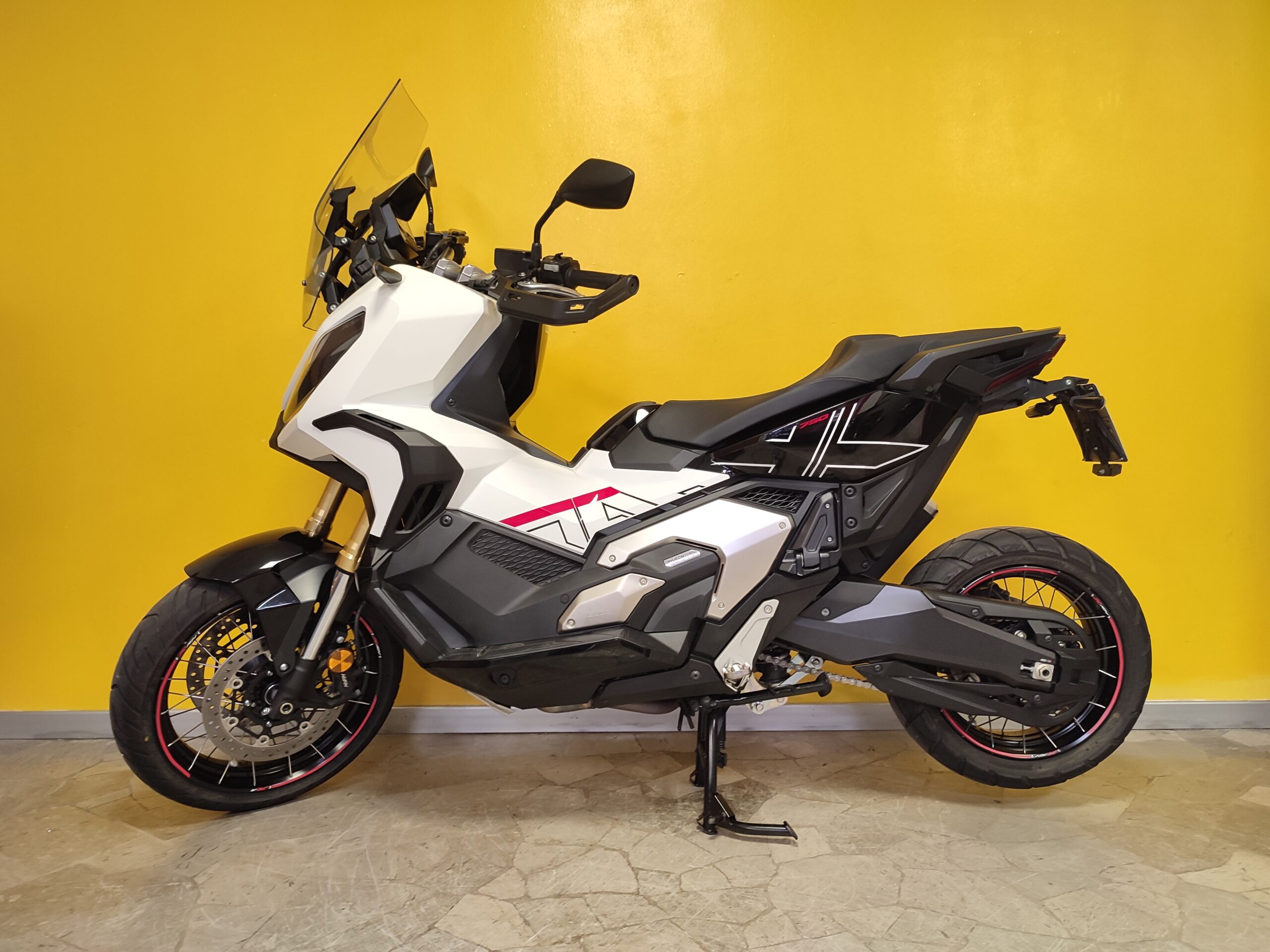 X-ADV 750 DCT – Milano Moto